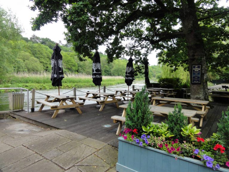 The Mayfly – Stockbridge – Outdoor Views